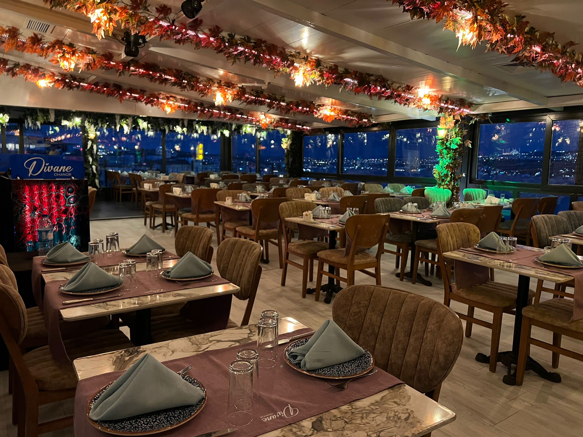 Divane Cihangir Istanbul - Yeni Nesil Meyhane - Hoşgeldiniz