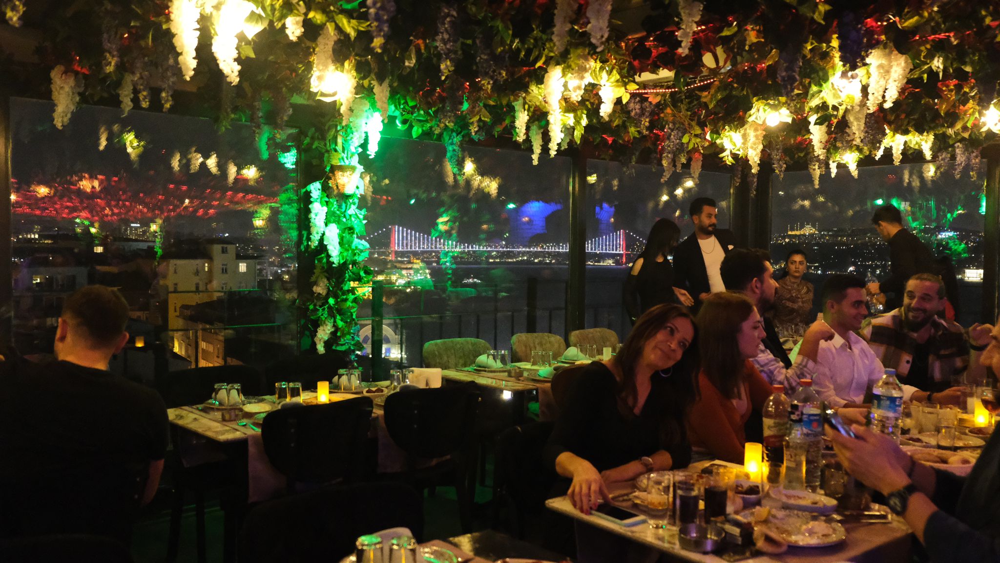 Divane Cihangir Istanbul - Yeni Nesil Meyhane - Hoşgeldiniz